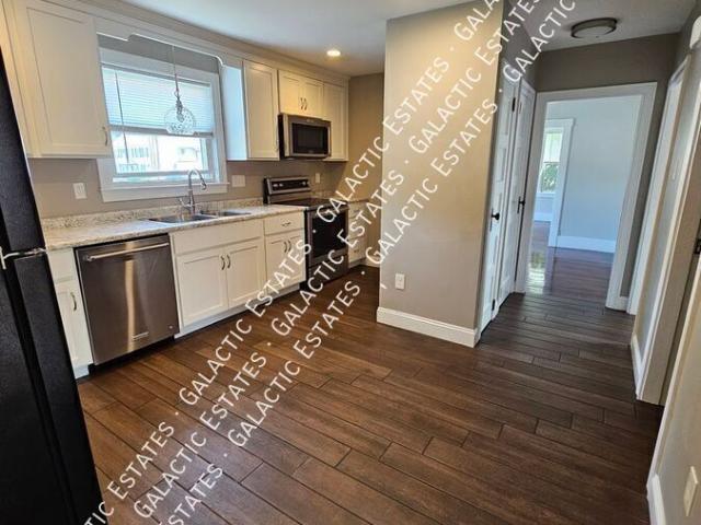 3 BR, 1 BA Apartment 37 37.5 Arlington St, Nashua, NH 03060