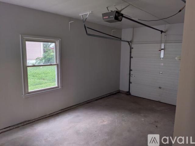 3 BR, 1 BA Apartment 3805 N Osage St, Independence, MO 64050