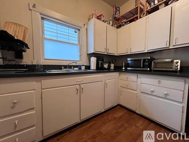 3 BR, 1 BA Apartment 381 Forest Avenue, Unit B, Morgantown, WV 26505