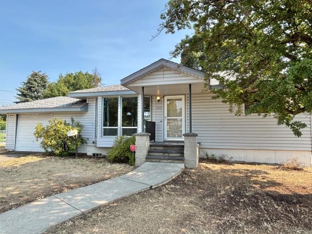 3 BR, 1 BA Apartment 3820 E Carlisle Ave, Spokane, WA 99217
