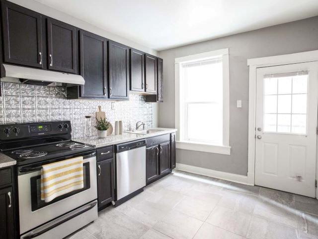 3 BR, 1 BA Apartment 3902 3906 Lindell Boulevard Unit 3902 3E, Saint Louis, MO 63108