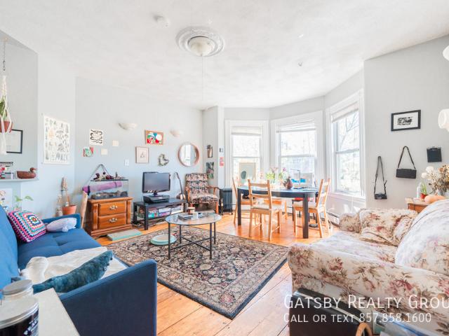 3 BR, 1 BA Apartment 396 Centre St Boston, MA 02130