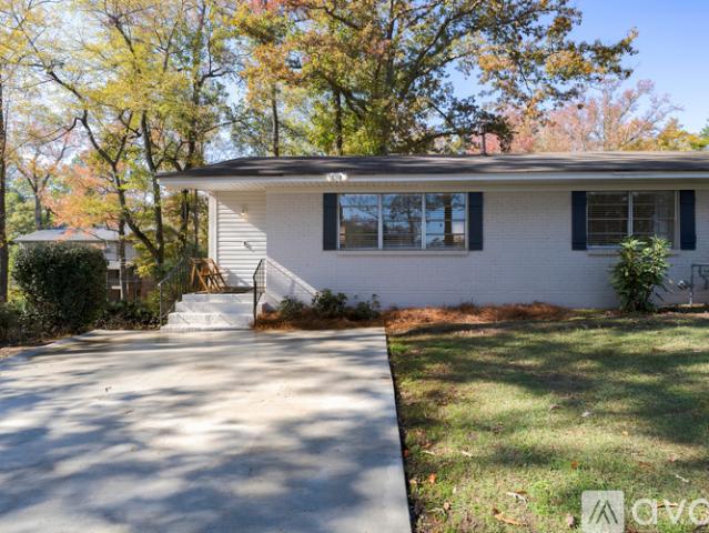 3 BR, 1 BA Apartment 3984 Christopher Drive, Unit Gold, Vestavia Hills, AL 35243
