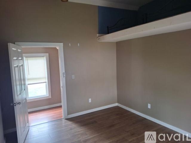3 BR, 1 BA Apartment 39 Madison Ave, Unit Apt 2, Madison, ME 04950
