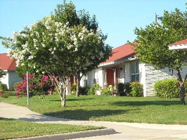 3 BR, 1 BA Apartment 300 E 3rd Street, Burnet, TX 78611