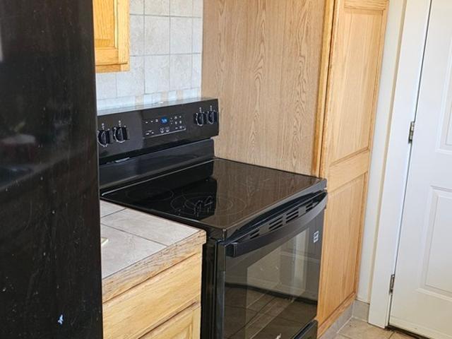 3 BR, 1 BA Apartment 302 S 10th St, Coos Bay, OR 97420