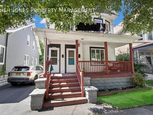 3 BR, 1 BA Apartment 306 East St Buffalo, NY 14207