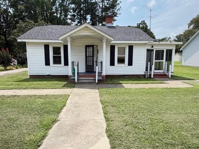 3 BR, 1 BA Apartment 311 E 2nd St, Kenly, NC 27542
