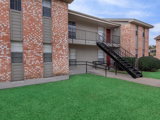 3 BR, 1 BA Apartment 3144 NW 33rd St, Fort Worth, TX 76106