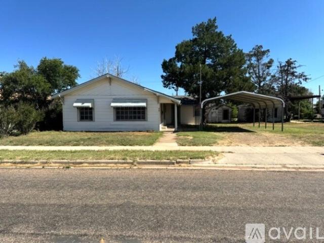 3 BR, 1 BA Apartment 316 W Houston St, Floydada, TX 79235