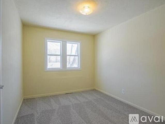 3 BR, 1 BA Apartment 3204 North Pleasant Street, Independence, MO 64050