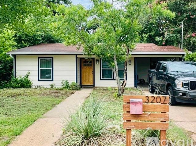 3 BR, 1 BA Apartment 3207 Bengston Street, Austin, TX 78702