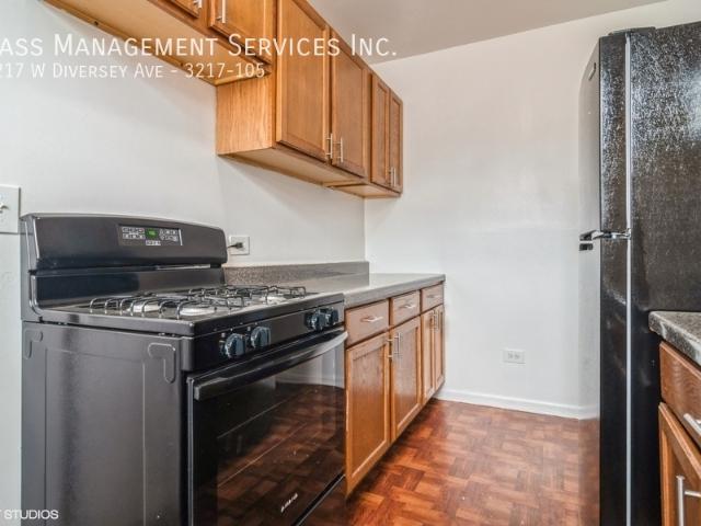 3 BR, 1 BA Apartment 3217 W Diversey Ave, Chicago, IL 60647