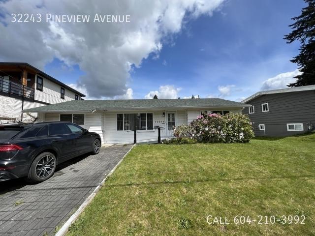 3 BR, 1 BA Apartment 32243 Pineview Avenue, Abbotsford, BC V2T 1R2