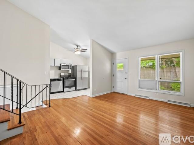 3 BR, 1 BA Apartment 327 East Lake Street, Unit 327, Barrington, IL 60010
