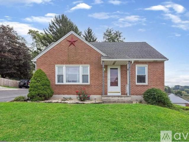 3 BR, 1 BA Apartment 324 Woodland View Drive, York, PA 17406