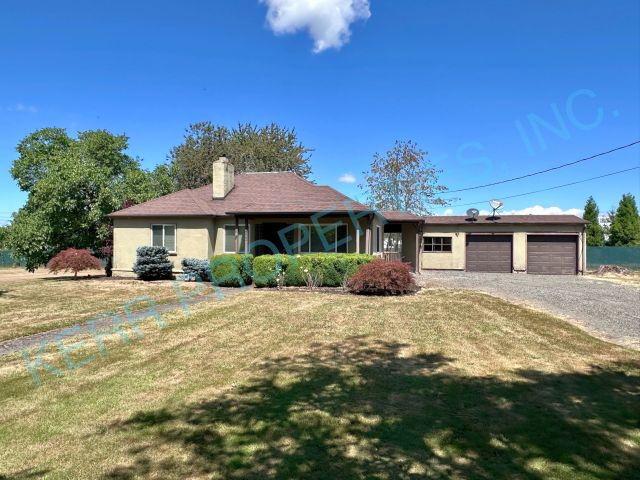 3 BR, 1 BA Apartment 32803 SE Carpenter Ln Gresham, OR 97080