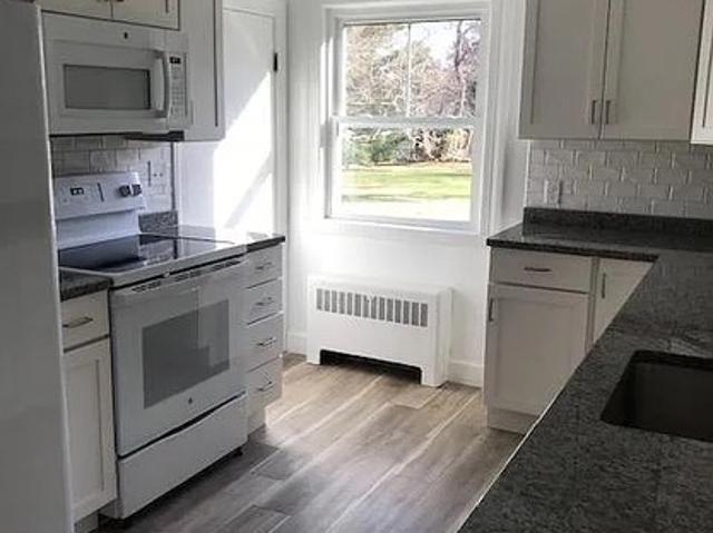 3 BR, 1 BA Apartment 329 Summer Street, Unit 1, Manchester by the Sea, MA 01944
