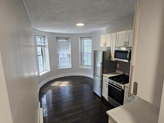 3 BR, 1 BA Apartment 32 Clearway St, Unit 3, Boston, MA 02115