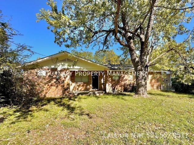 3 BR, 1 BA Apartment 3300 Lilac St, Pine Bluff, AR 71603