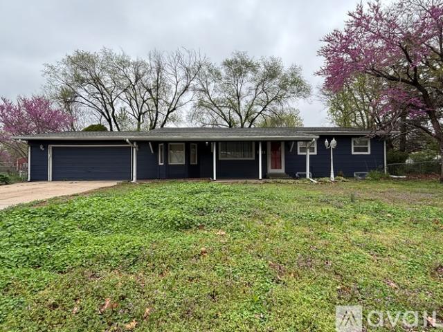 3 BR, 1 BA Apartment 3300 W 8th St N, Wichita, KS 67203