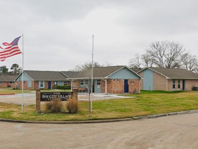 3 BR, 1 BA Apartment 3301 Royal St Baytown, TX 77521