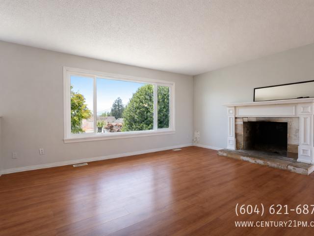 3 BR, 1 BA Apartment 33123 6 Ave, Mission, BC V2V 1Z9