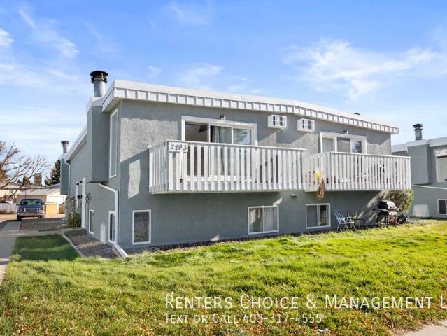 3 BR, 1 BA Apartment 3 2805 Dunmore Rd Se, Medicine Hat, AB T1B 1C9