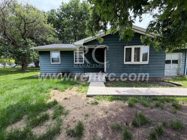 3 BR, 1 BA Apartment 3 Church w, Westville, IL 61883