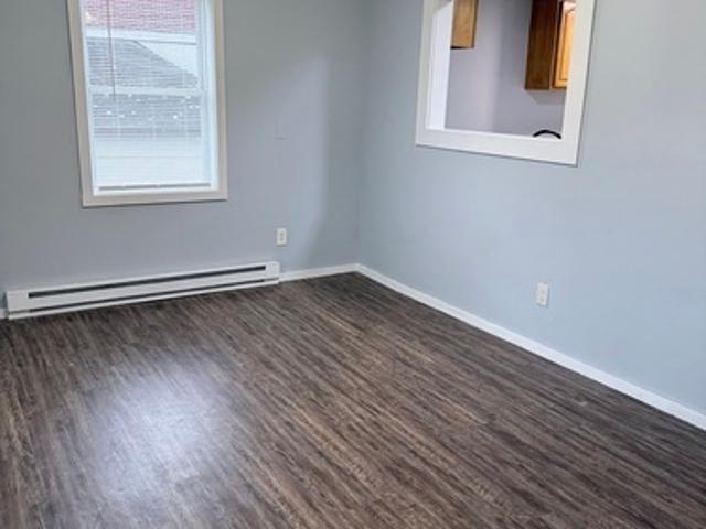 3 BR, 1 BA Apartment 3 Aqueduct St, Unit 3B, Norwich, CT 06360