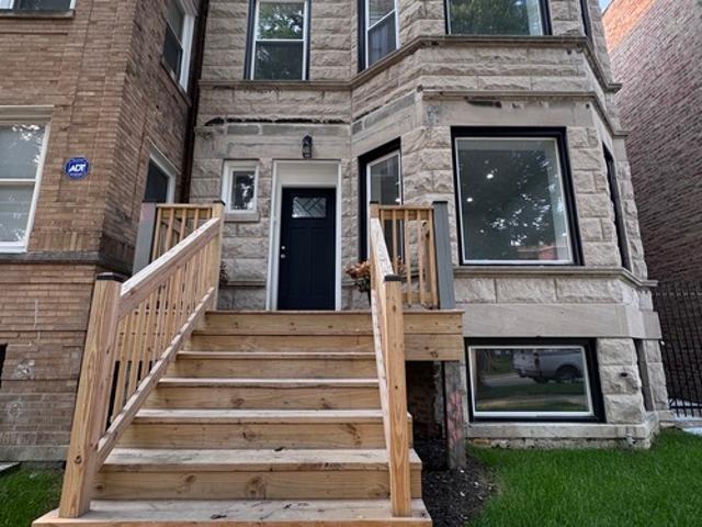 3 BR, 1 BA Apartment 4421 West Monroe Street, Unit unit 2, Chicago, IL 60624