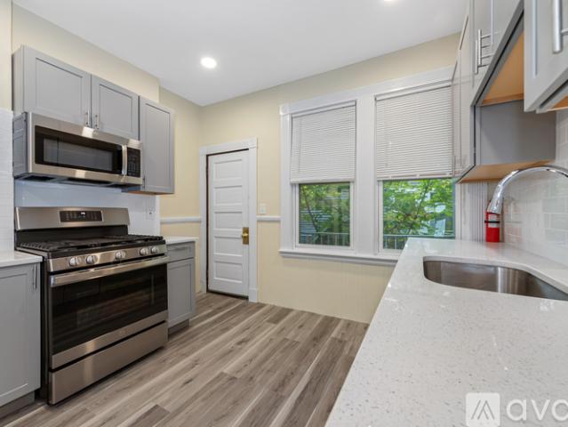 3 BR, 1 BA Apartment 44 Brackett St, Unit 3, Boston, MA 02135