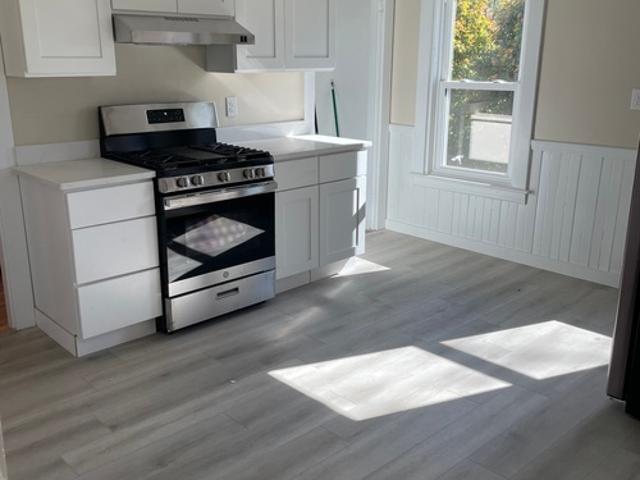 3 BR, 1 BA Apartment 44 E Main St, Unit 2, Brockton, MA 02301
