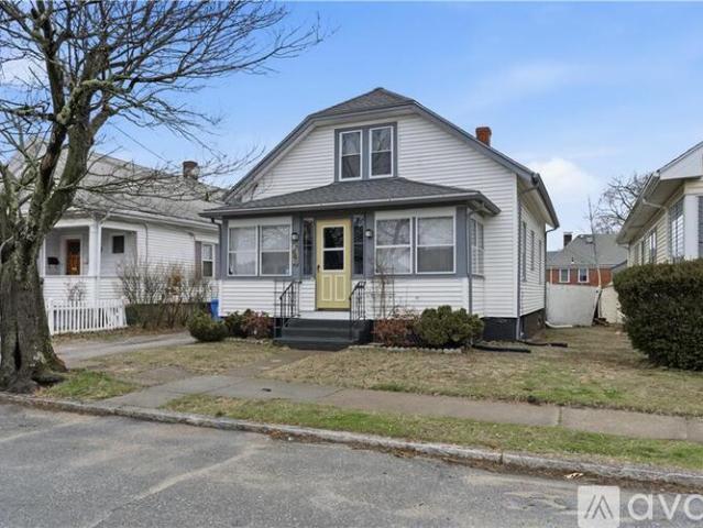 3 BR, 1 BA Apartment 44 Holburn Ave, Cranston, RI 02910