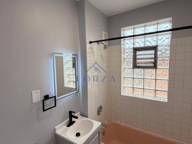3 BR, 1 BA Apartment 4636 N Kenneth Ave, Chicago, IL 60630