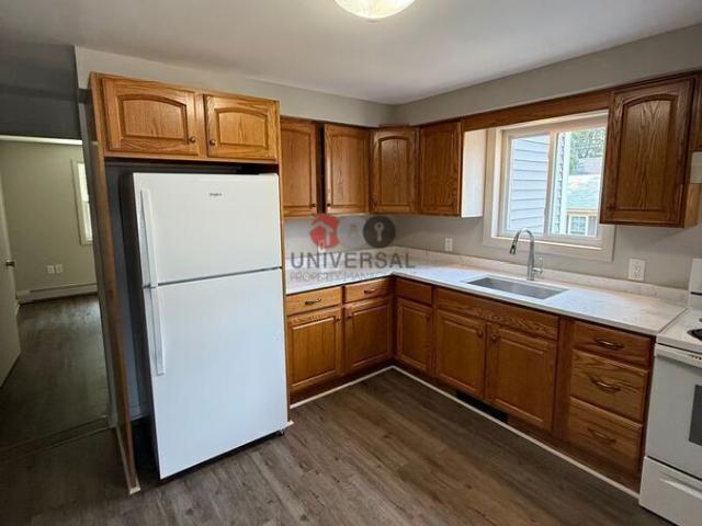 3 BR, 1 BA Apartment 46 Plymouth St, Meredith, NH 03253