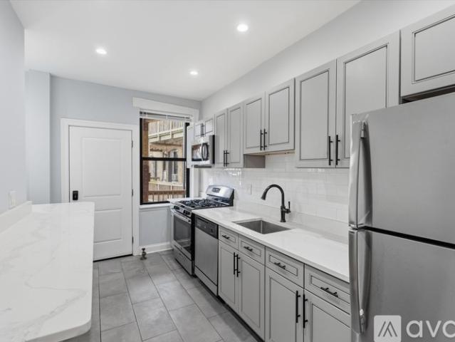 3 BR, 1 BA Apartment 4707 N Albany Ave, Unit 2nd Floor, Chicago, IL 60625
