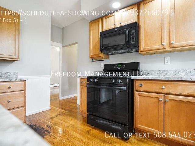 3 BR, 1 BA Apartment 47 Fox St, Worcester, MA 01604