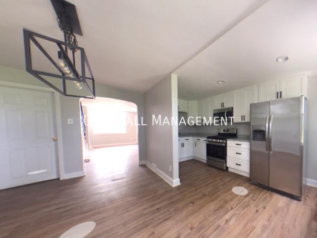 3 BR, 1 BA Apartment 480 Westmont drive, collingdale, PA 19023