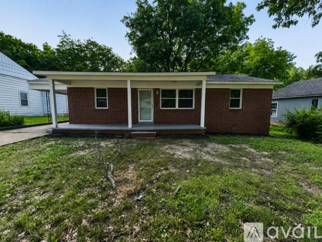 3 BR, 1 BA Apartment 48 North Ave, Jackson, TN 38301