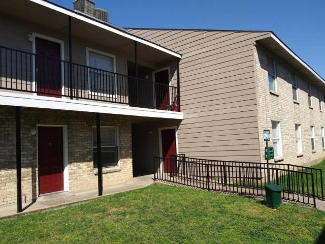 3 BR, 1 BA Apartment 4950 Wadsworth Drive Unit 25 25 1087, Dallas, TX 75216