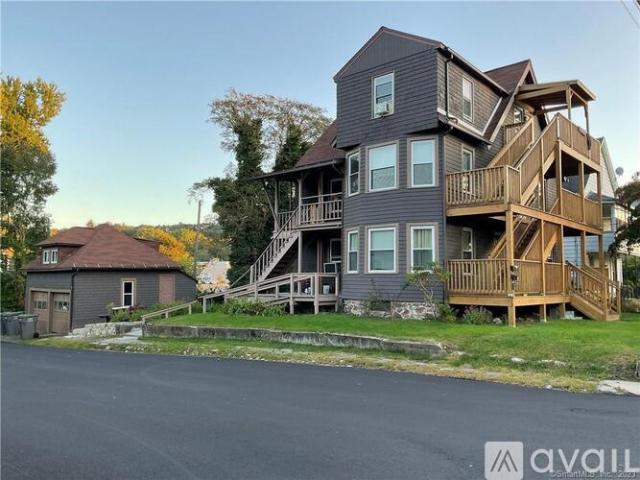 3 BR, 1 BA Apartment 49 Golden Hill St, Unit 2, Naugatuck, CT 06770