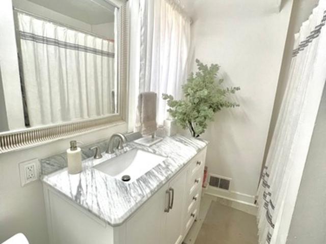 3 BR, 1 BA Apartment 407 Washtenaw Ave, Unit 1, Ypsilanti, MI 48197