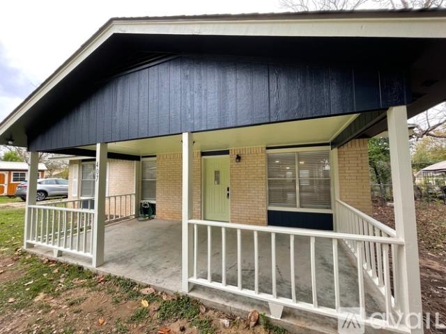 3 BR, 1 BA Apartment 407 Marburger Street, Smithville, TX 78957