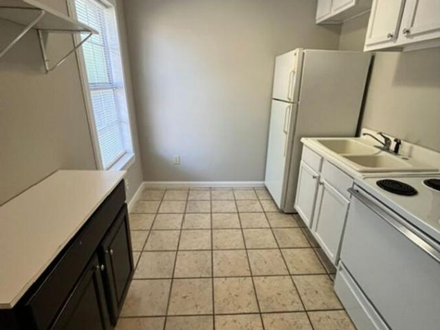 3 BR, 1 BA Apartment 405 N Lexington Ave Unit, Wilmore, KY 40390