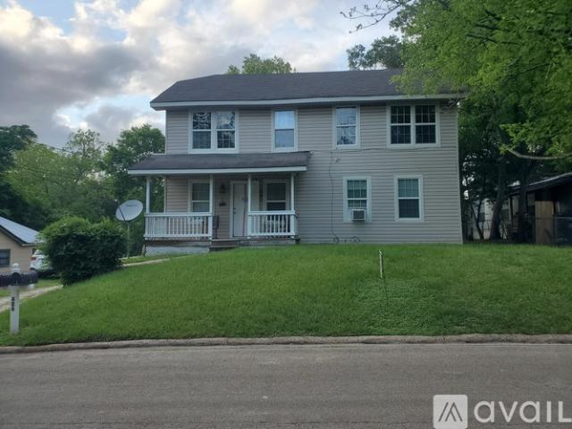 3 BR, 1 BA Apartment 406 West Abbey Street, Unit B, Livingston, TX 77351
