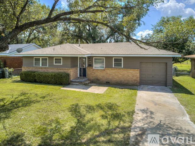 3 BR, 1 BA Apartment 409 NE Myers Ave, Bartlesville, OK 74006