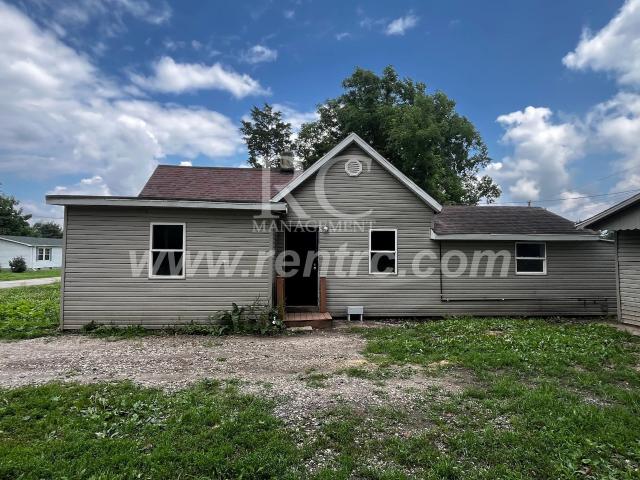 3 BR, 1 BA Apartment 410 Tenth, Georgetown, IL 61846