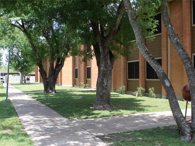 3 BR, 1 BA Apartment 411 Lozano Street, Harlingen, TX 78550