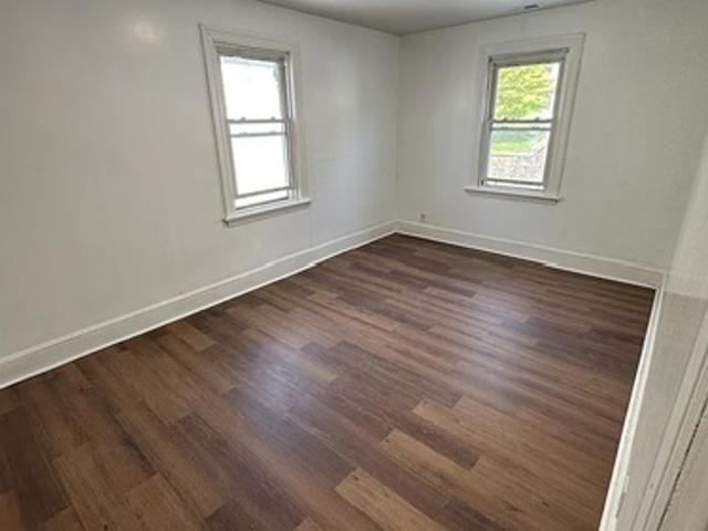 3 BR, 1 BA Apartment 417 N Walnut St, Unit 2, Waterbury, CT 06704